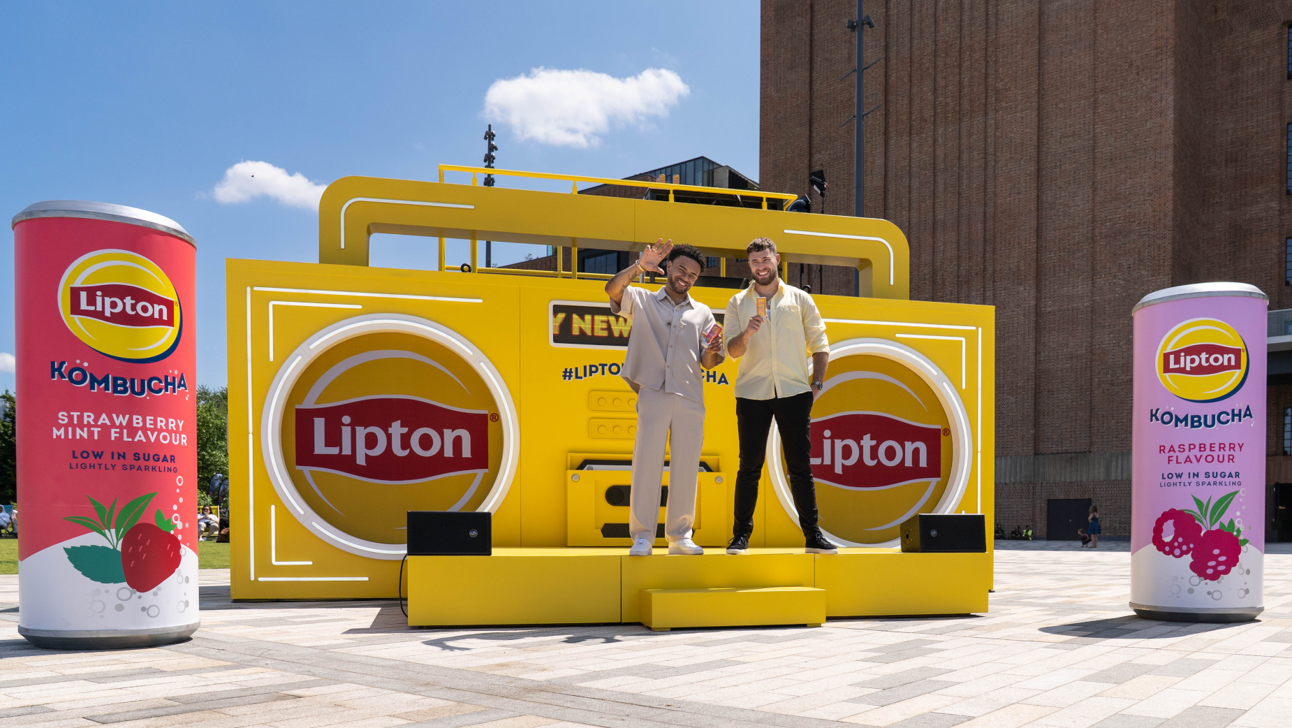 Curtis Pritchard and Wes Nelson Give Brits Free Dance Lessons at Lipton ...