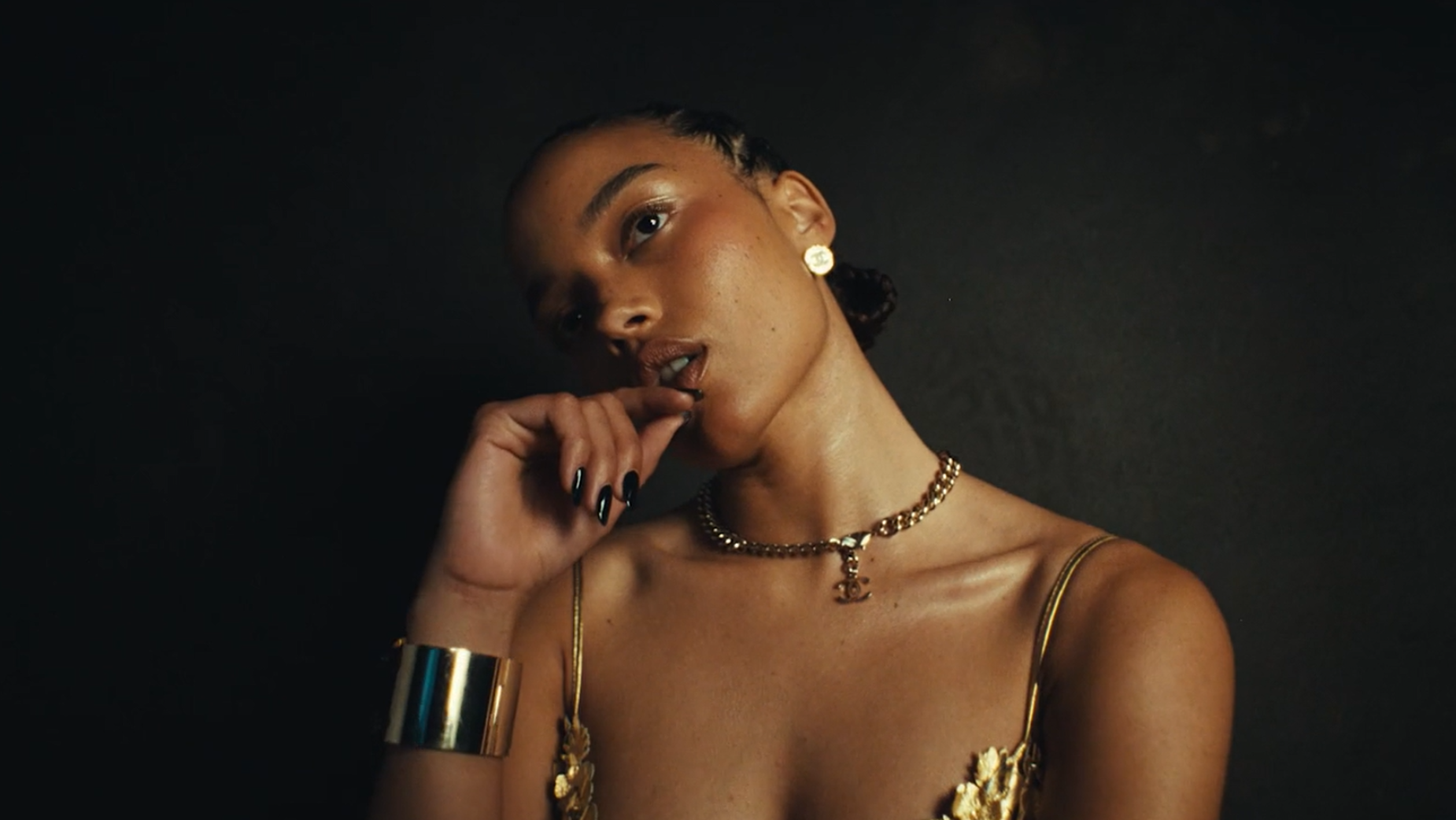 Underhill's Zen Pace Captures Whitney Peak Behind the Scenes for Harper’s Bazaar Taiwan | LBBOnline