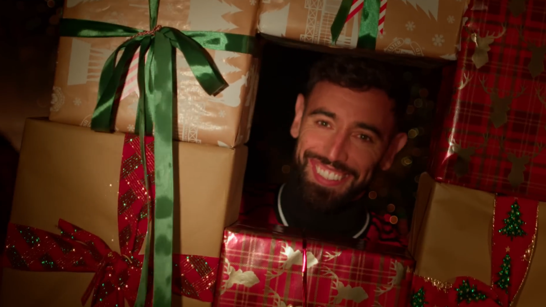 Manchester United Brings Holiday Cheer to Old Trafford With 1966 Track ...