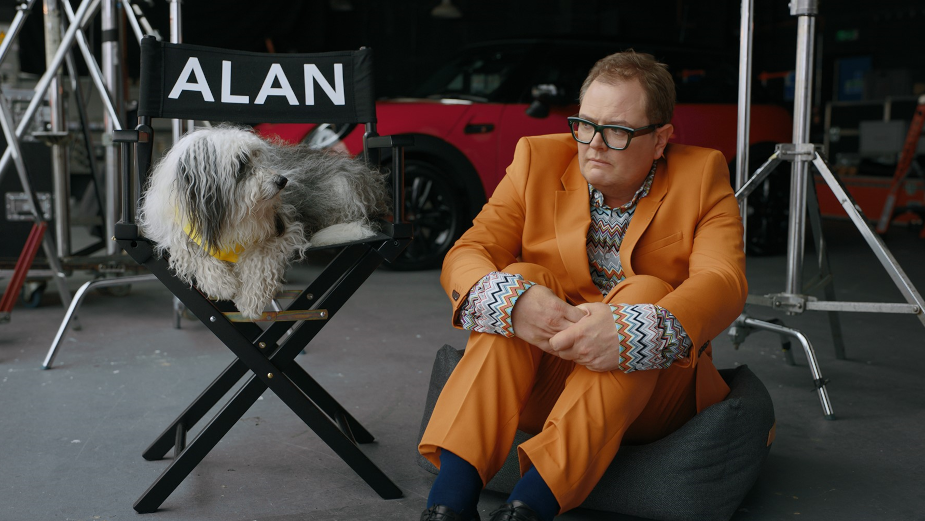 Adorable Dog Upstages Alan Carr as ‘Ambassadog’ in MINI and Dogs Trust ...