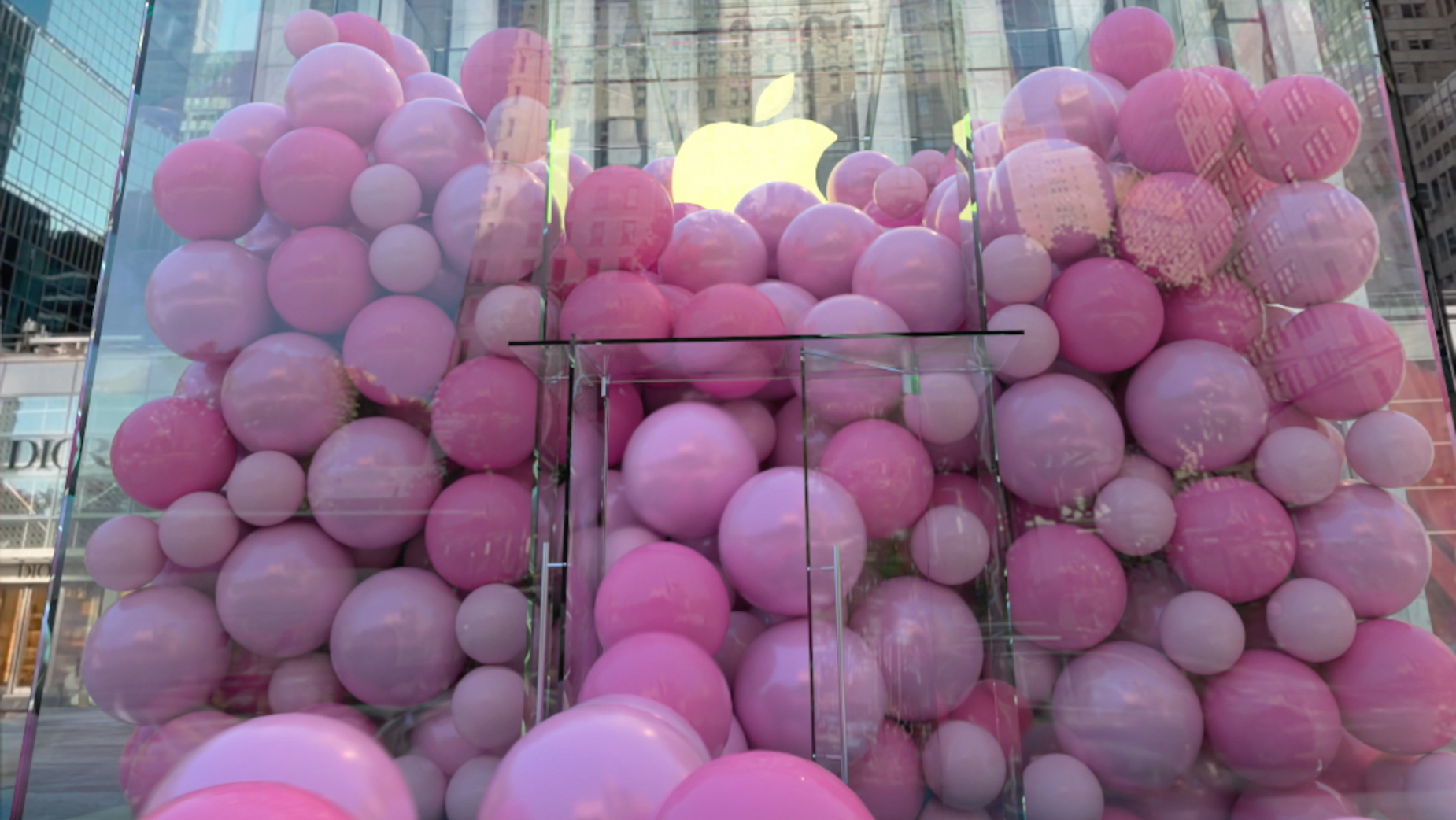 Apple Transforms Iconic New York Flagship into Giant Pink Gumball ...