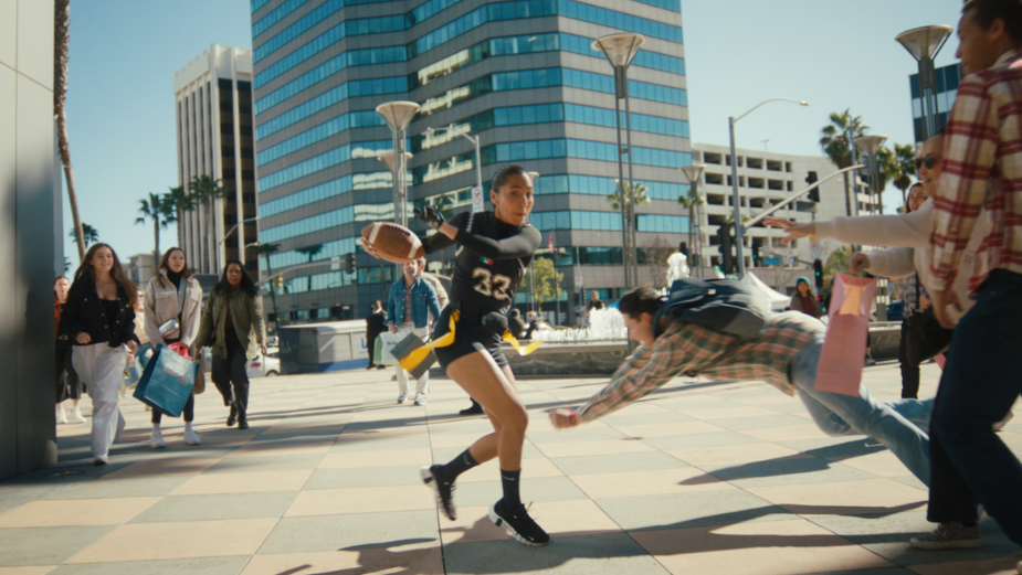 NFL’s Halftime Super Bowl Stunt Spotlights Flag Football | LBBOnline