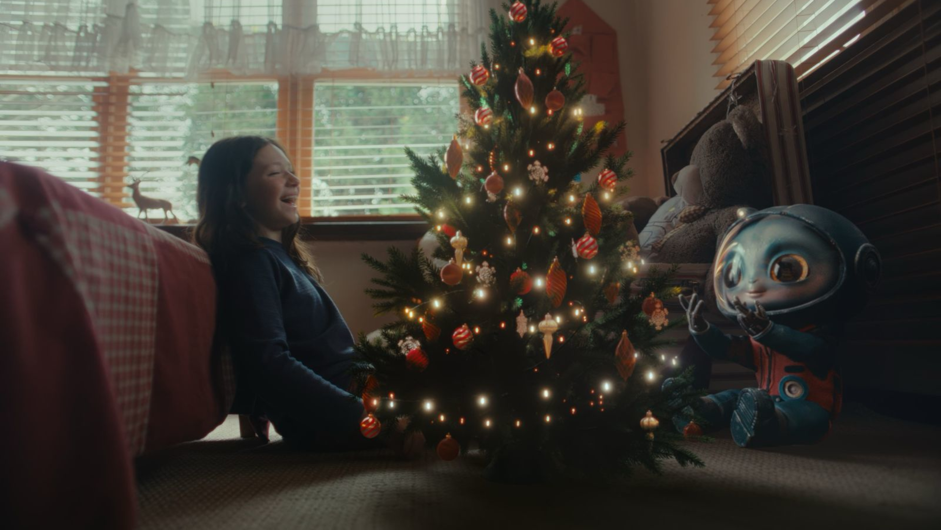 Adorable Alien Finds True Friendship This Christmas in Bradesco Seguros ...