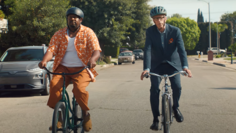 Ted Danson and Consumer Cellular Celebrate the Most Liberated People ...