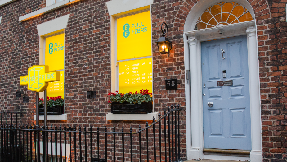 EE Opens Doors to Hyperconnected Townhouse Showcasing Full Fibre Max ...