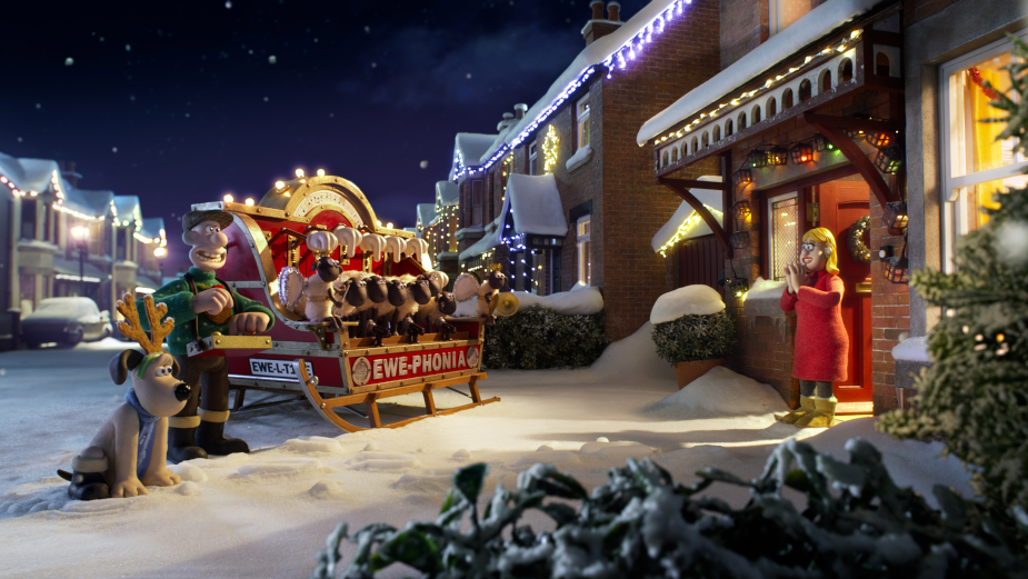 Wallace & Gromit Sing a Comfy Carol for Charming DFS Christmas Spot ...