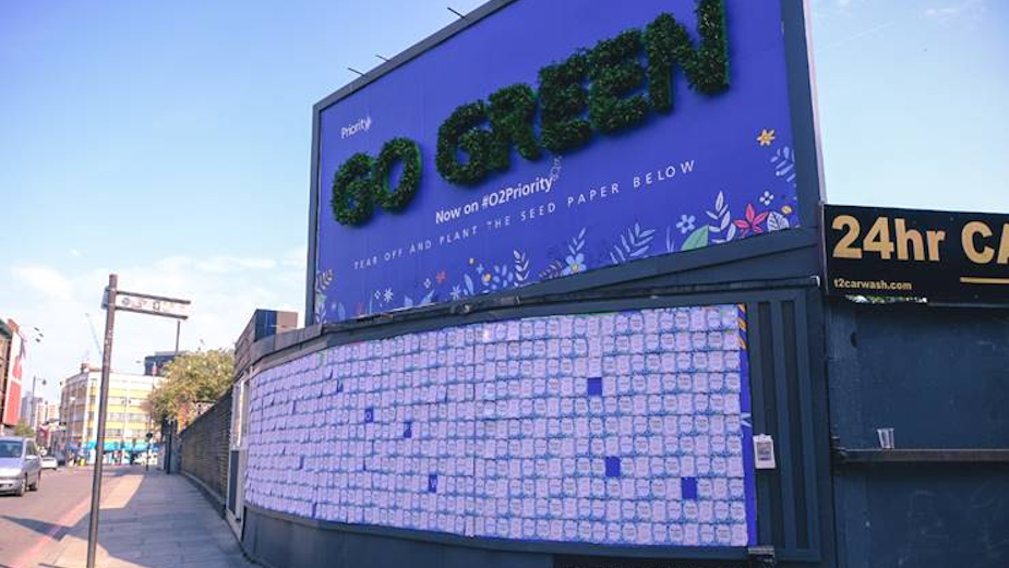 O2 Encourages the UK to Go Green with Living Billboard | LBBOnline