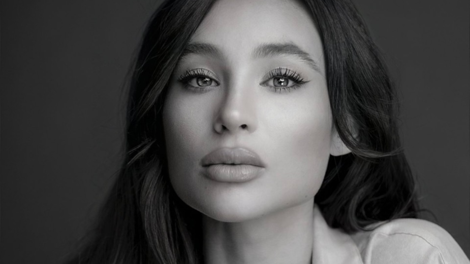 Tinygiant Launches Talent Incubator with Signing of Director Jade ...