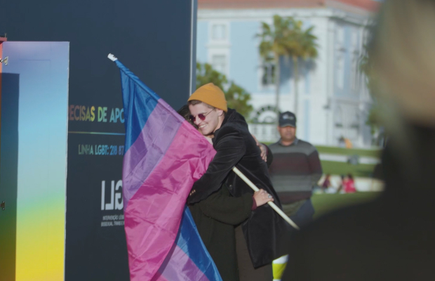 FCB Lisbon Launches 'Coming OutDoor' Living Billboard | LBBOnline