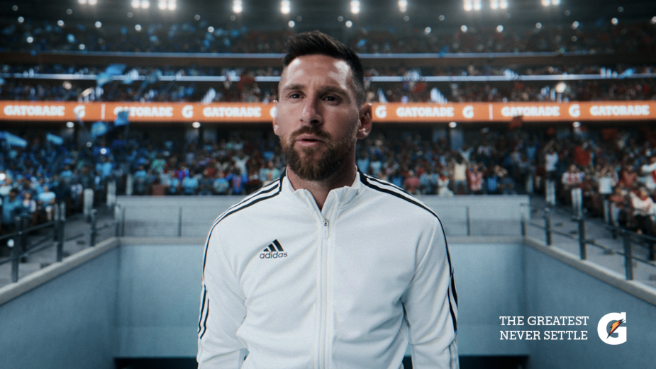 Lionel Messi, Roberto Carlos and Robert Pires Inspire Greatness in ...
