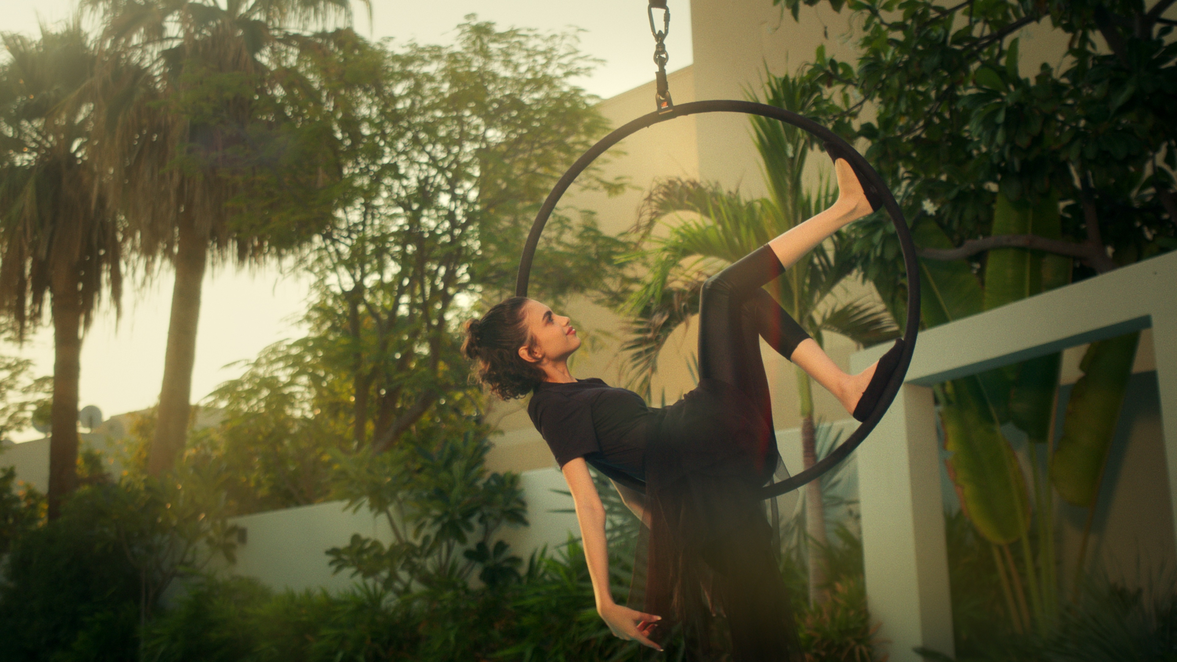 ‘Focus on Me!’ Says Make Up for Ever in Campaign from CRATER | LBBOnline