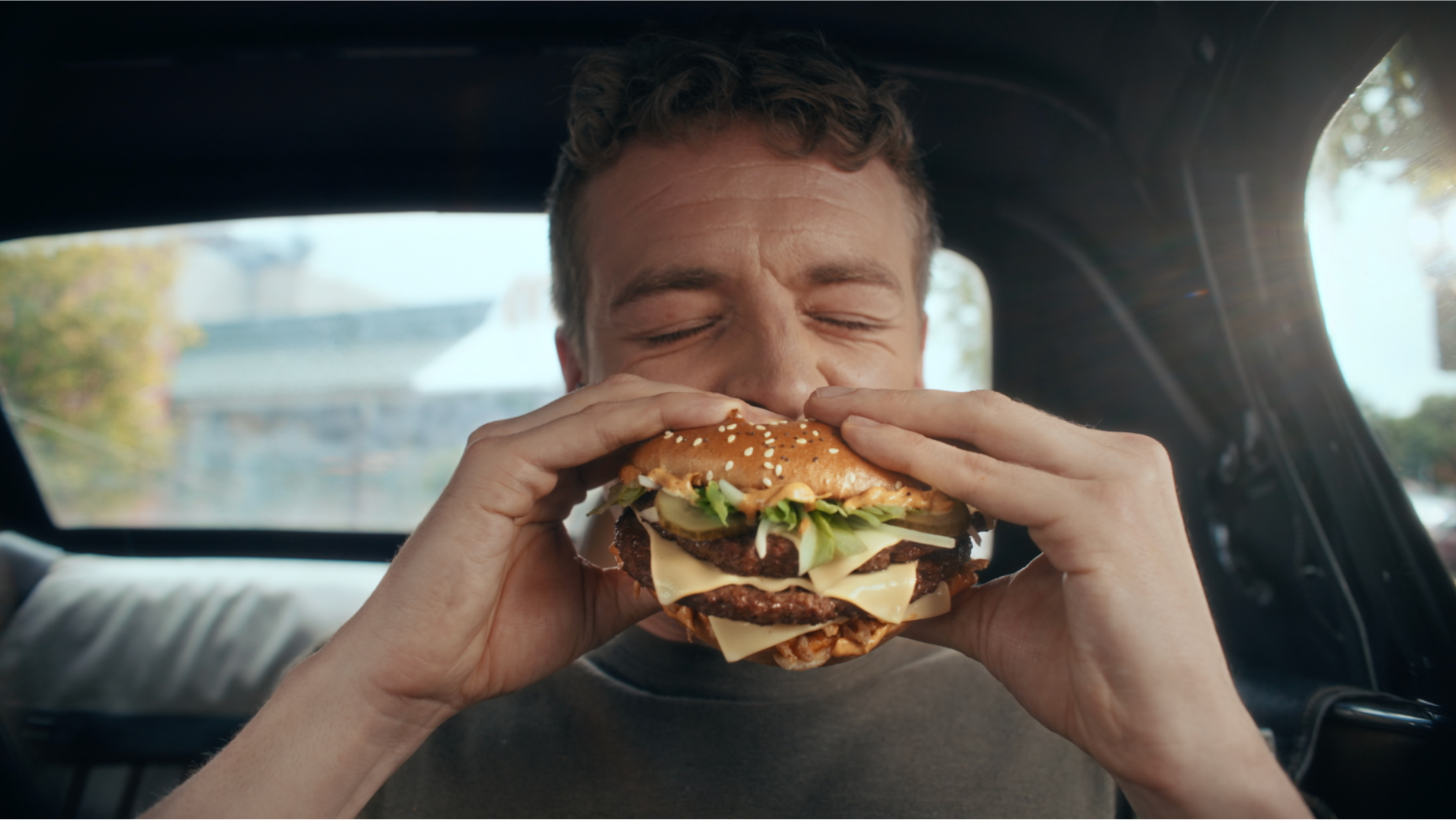 2 Hands Full of Flavour from Now on at McDonald’s in Germany | LBBOnline