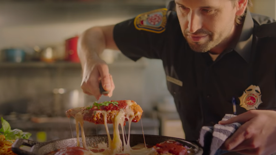 Step Up to the Stove and ‘Cook Like a Mother’ with RAGÚ Sauce | LBBOnline