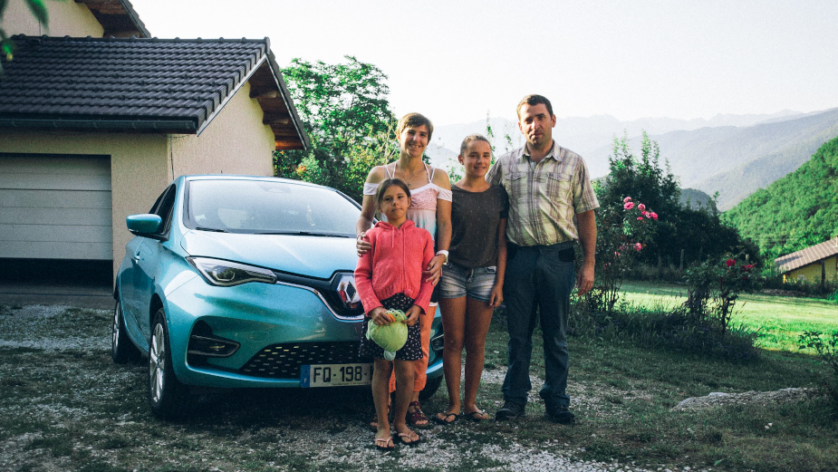 Renault Takes Over French Town Appy as the First 100% Electric Vehicle ...