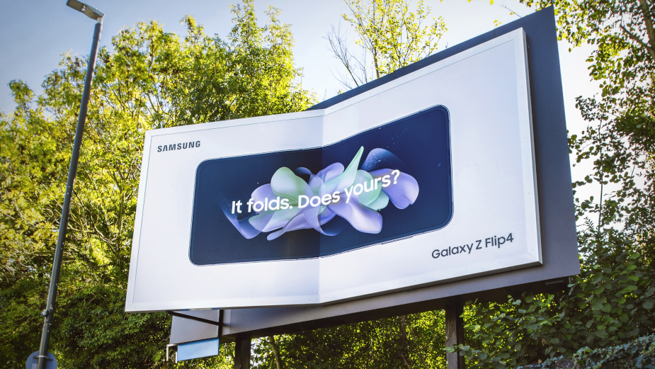 Samsung's Folding Billboard Flips the Script to Celebrate Launch of ...
