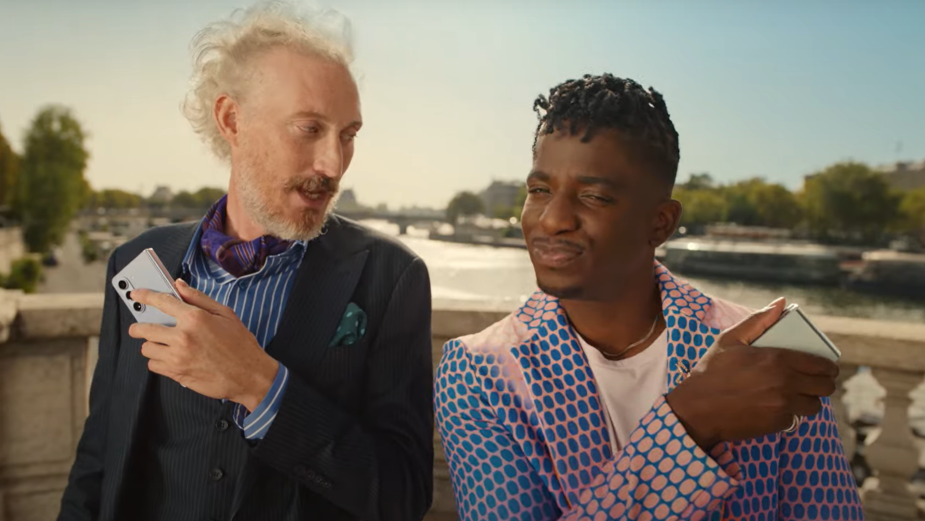 Emily in Paris’ Luc and Julien Make 'Ze Choice' with Samsung Galaxy Z ...