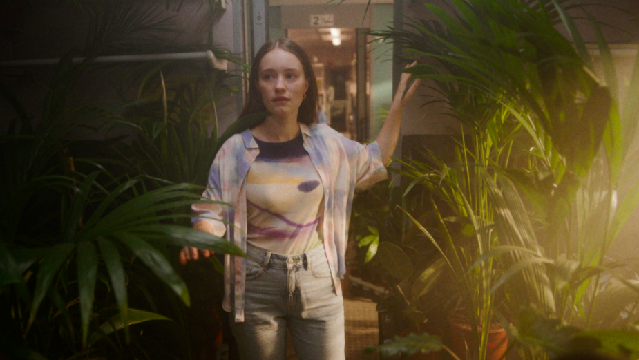 Sigrid Dances with Freedom for Music Video ‘Burning Bridges’ | LBBOnline