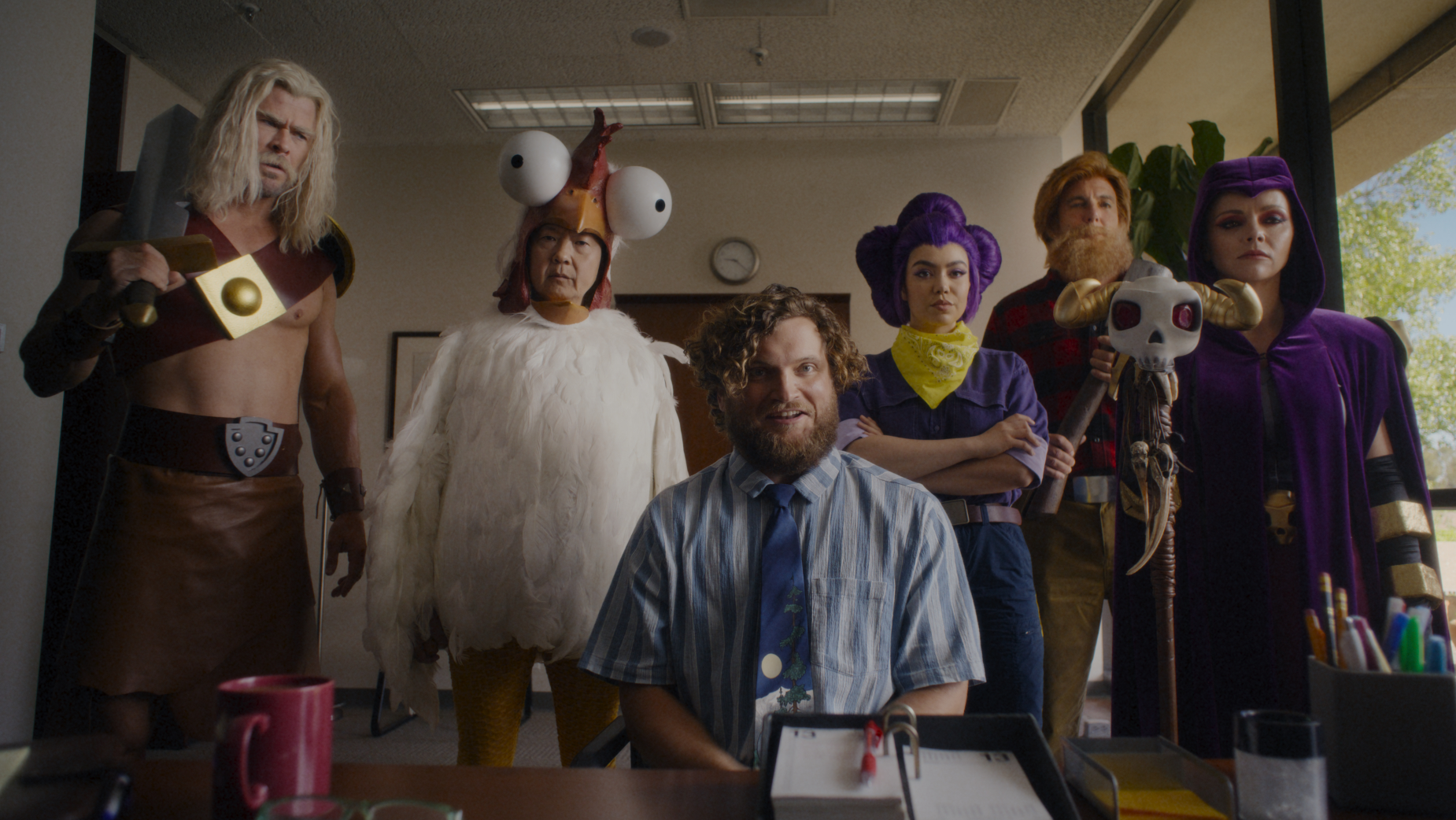 Chris Hemsworth, Christina Ricci, Ken Jeong, Will Arnett and Auli’i ...