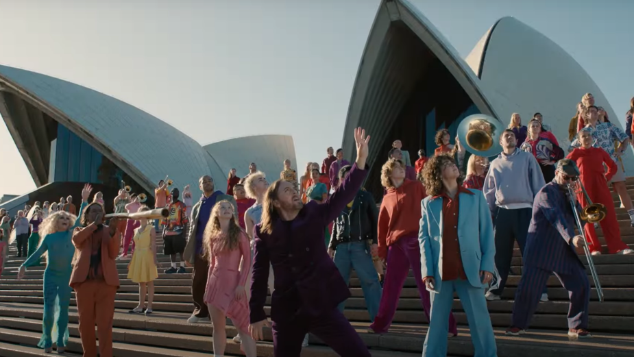 Tim Minchin Celebrates 50 Years of the Sydney Opera House in Epic ...