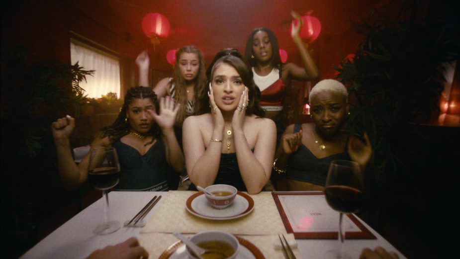 Sophia Ray Directs Playful Promo for Mae Muller's 'Dependent' | LBBOnline