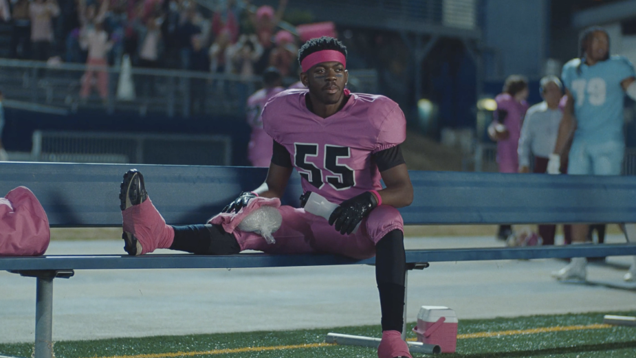 CANADA Signs Director STILLZ | LBBOnline