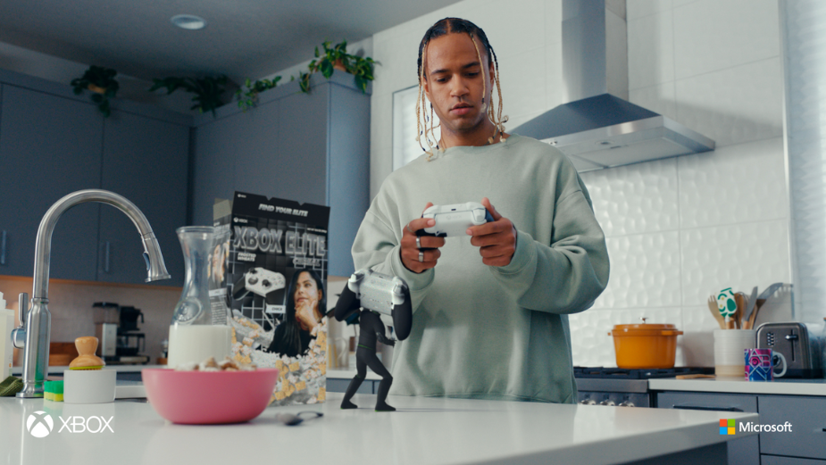 Mutiny Channels '90s Nostalgia in Xbox Elite Wireless Controller Series 2 Campaign | LBBOnline