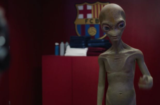 An Alien Invades Barcelona’s Dressing Room in New Audi Film by DDB ...