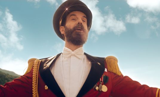 Captain Obvious Brings Broadway to Britain in Musical Hotels.com Spot ...
