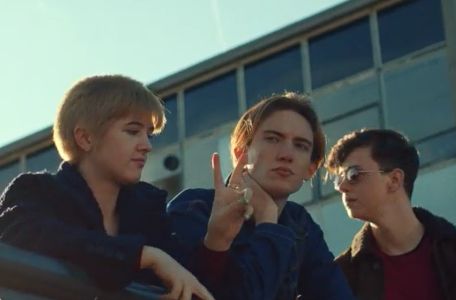 Tash Tung Directs Dreamy, Nostalgic Promo for St Etienne's 'Magpie Eyes ...