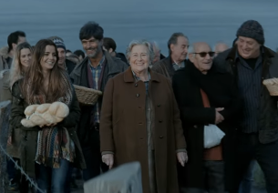 The Whole Town Comes Together In Latest Spanish Lottery Christmas Ad ...
