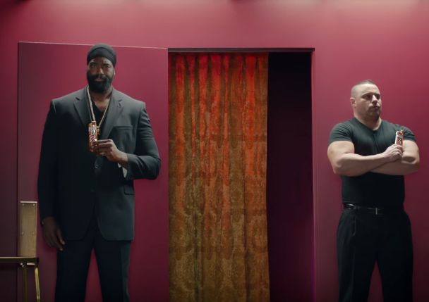 Left TWIX or Right TWIX? It's Time to 'DeSide' in Latest Campaign ...