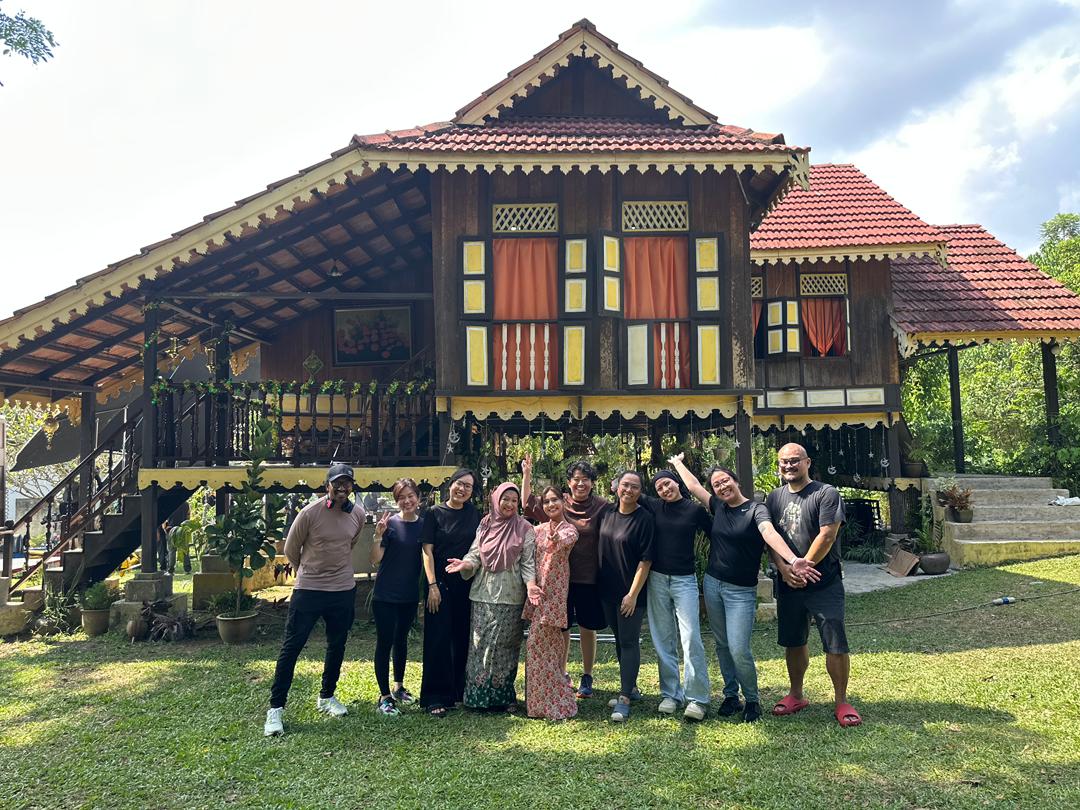 guardian Malaysia Asks What Truly Makes a Gift Meaningful in Hari Raya ...