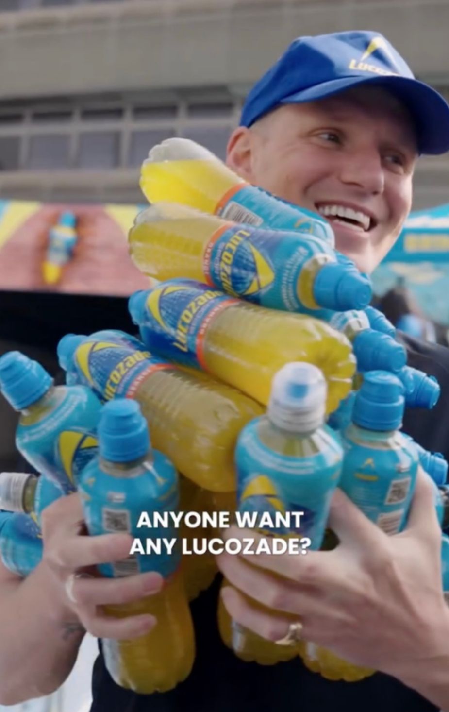 Lucozade and Jamie Laing Motivate Runners at 2026 London Marathon ...